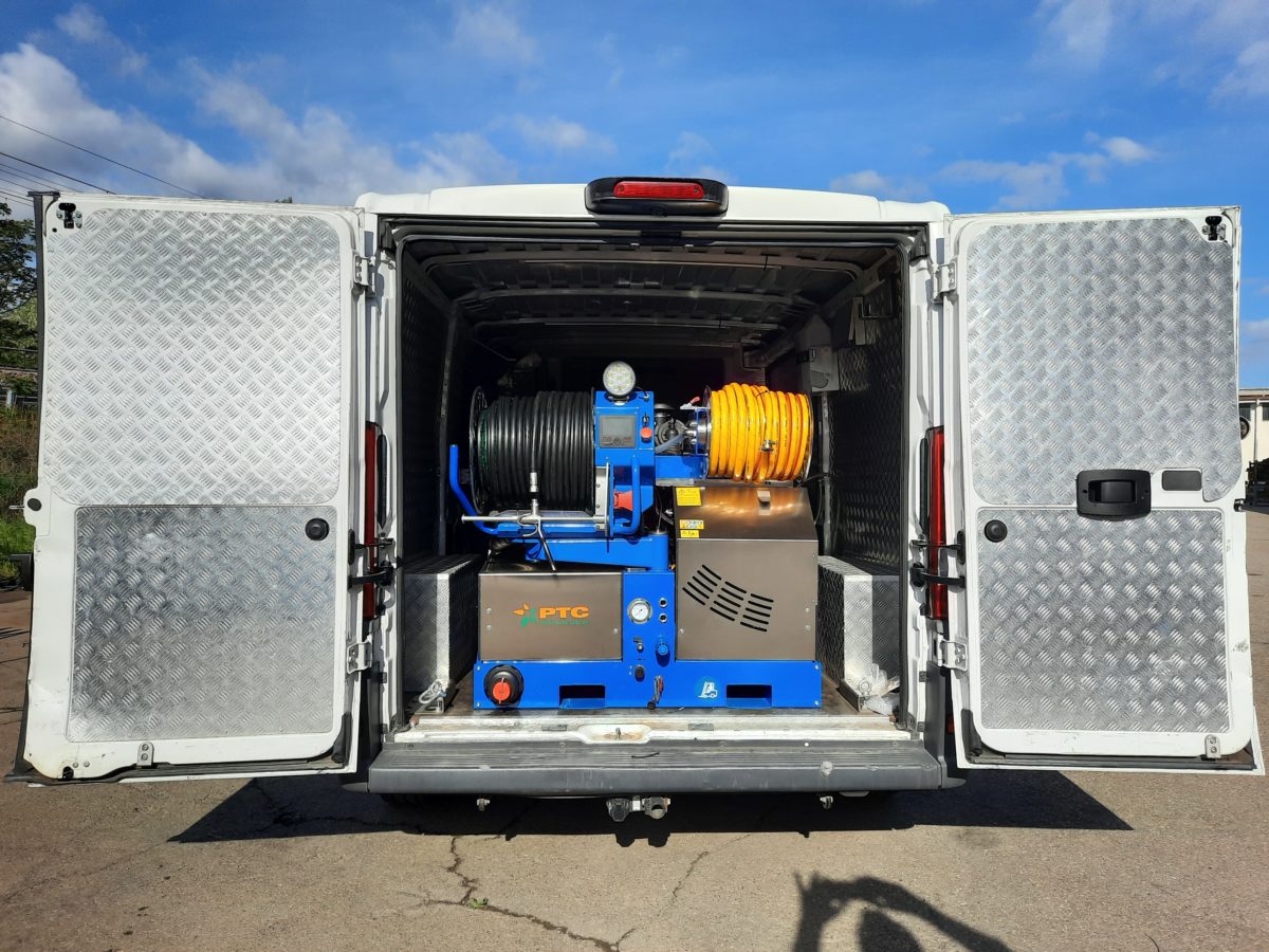 Urban Cleaning: Sewer Cleaning unit and Vacuum units